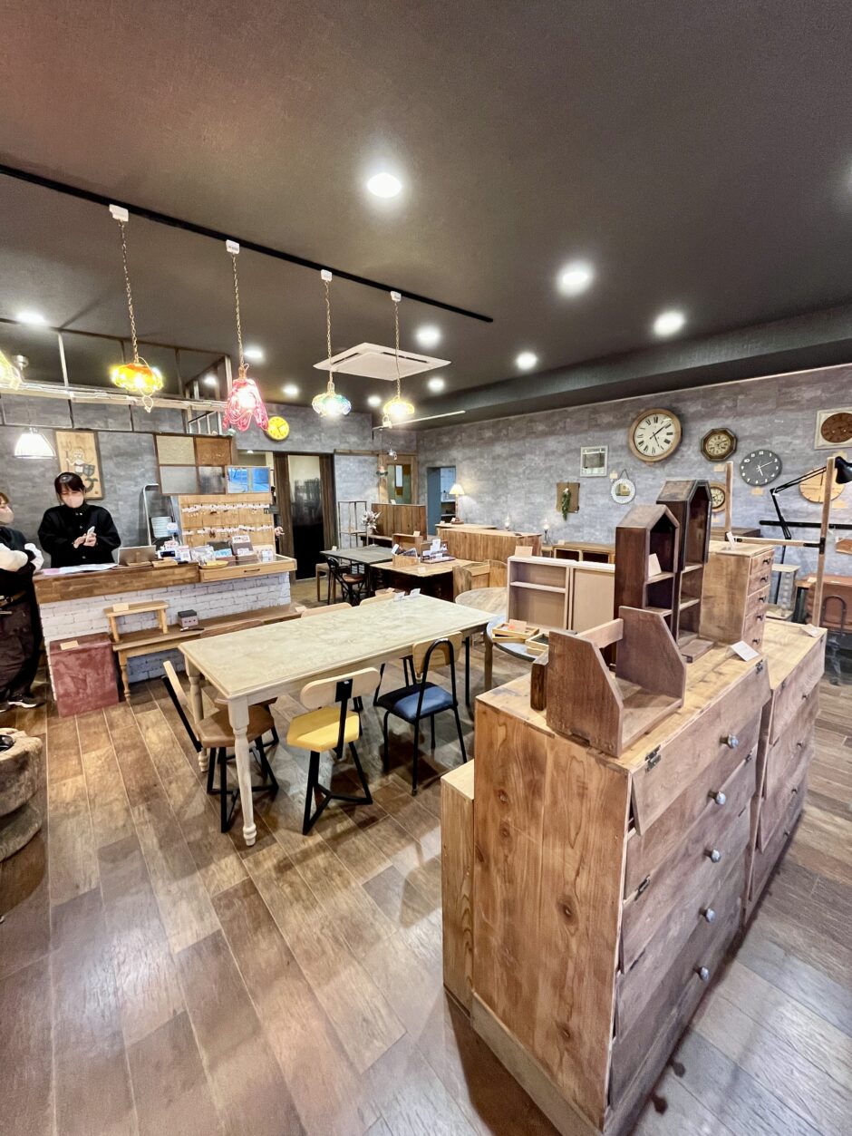 【緊急独占インタビュー】全国で人気の｢くらしの道具屋 TUKURITE｣（安佐北区落合）に突撃。いま家具再生の取り組みに力を入れているらしい。 | まるごとGO！｜毎日の暮らしに情熱を。